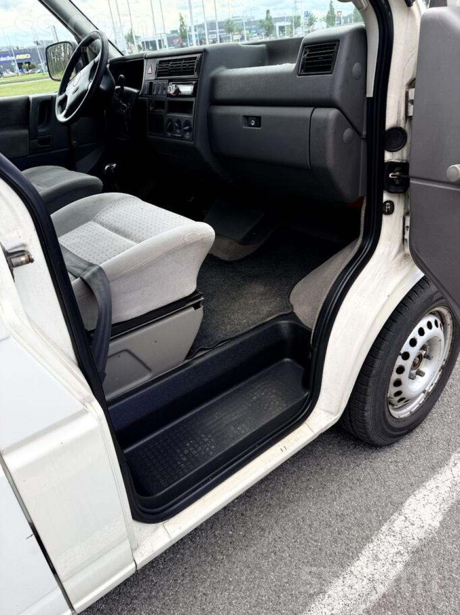 Balts Volkswagen Transporter 1999 Rīga, ar dzinēja tilpumu 2.50 L un nobraukumu 301 tūkst. km par 5200 €, foto 9 vietnē AUTOMOTO.COM.LV