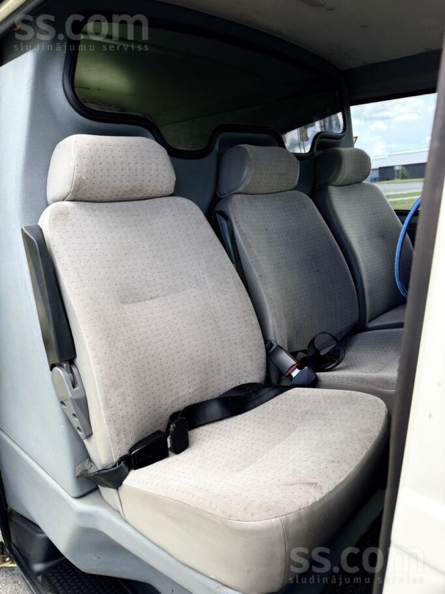 Balts Volkswagen Transporter 1999 Rīga, ar dzinēja tilpumu 2.50 L un nobraukumu 301 tūkst. km par 5200 €, foto 10 vietnē AUTOMOTO.COM.LV