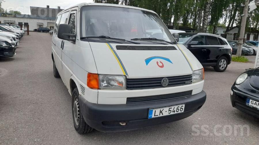 White Volkswagen Transporter 2000 in Riga, with an engine capacity of 2.50 L and mileage of 293 thousand km for 7500 €, photo 2 on AUTOMOTO.COM.LV