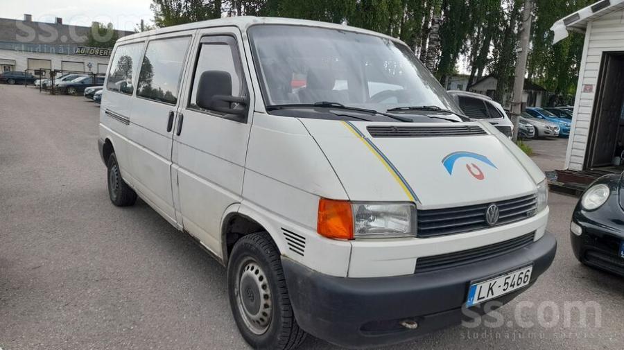 White Volkswagen Transporter 2000 in Riga, with an engine capacity of 2.50 L and mileage of 293 thousand km for 7500 €, photo 3 on AUTOMOTO.COM.LV