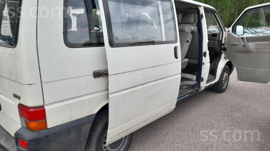 White Volkswagen Transporter 2000 in Riga, with an engine capacity of 2.50 L and mileage of 293 thousand km for 7500 €, photo 22 on AUTOMOTO.COM.LV