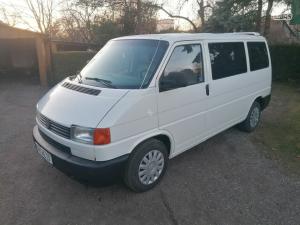 White Volkswagen Transporter 2000 in Joniskis, with an engine capacity of 2.50 L and mileage of 400 thousand km for 3199 €, photo  on AUTOMOTO.COM.LV