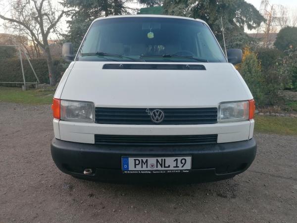 White Volkswagen Transporter 2000 in Joniskis, with an engine capacity of 2.50 L and mileage of 400 thousand km for 3199 €, photo 5 on AUTOMOTO.COM.LV