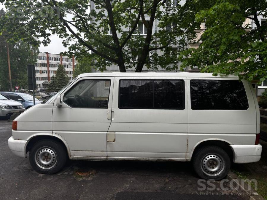 White Volkswagen Transporter 2000 in Ogre, with an engine capacity of 2.40 L and mileage of 684 thousand km for 1500 €, photo 3 on AUTOMOTO.COM.LV