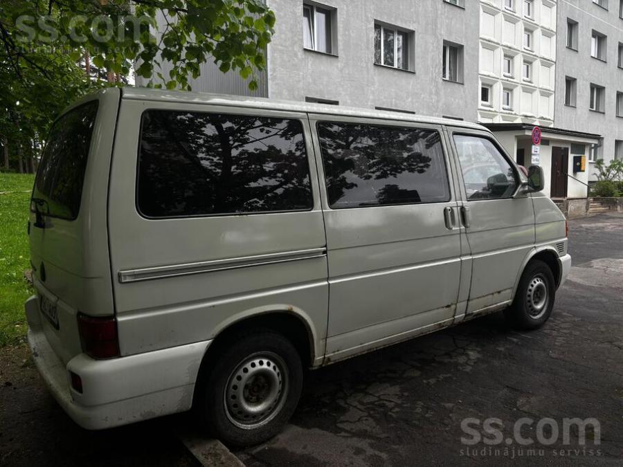 White Volkswagen Transporter 2000 in Ogre, with an engine capacity of 2.40 L and mileage of 684 thousand km for 1500 €, photo 5 on AUTOMOTO.COM.LV