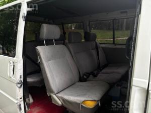 White Volkswagen Transporter 2000 in Ogre, with an engine capacity of 2.40 L and mileage of 684 thousand km for 1500 €, photo 6 on AUTOMOTO.COM.LV