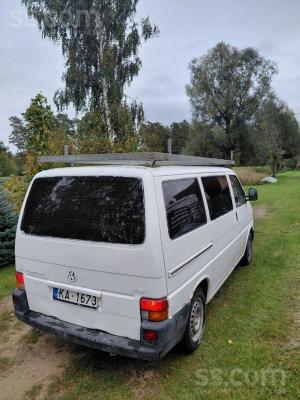 White Volkswagen Transporter 2000 in Riga, with an engine capacity of 2.50 L and mileage of 445 thousand km for 2000 €, photo 3 on AUTOMOTO.COM.LV