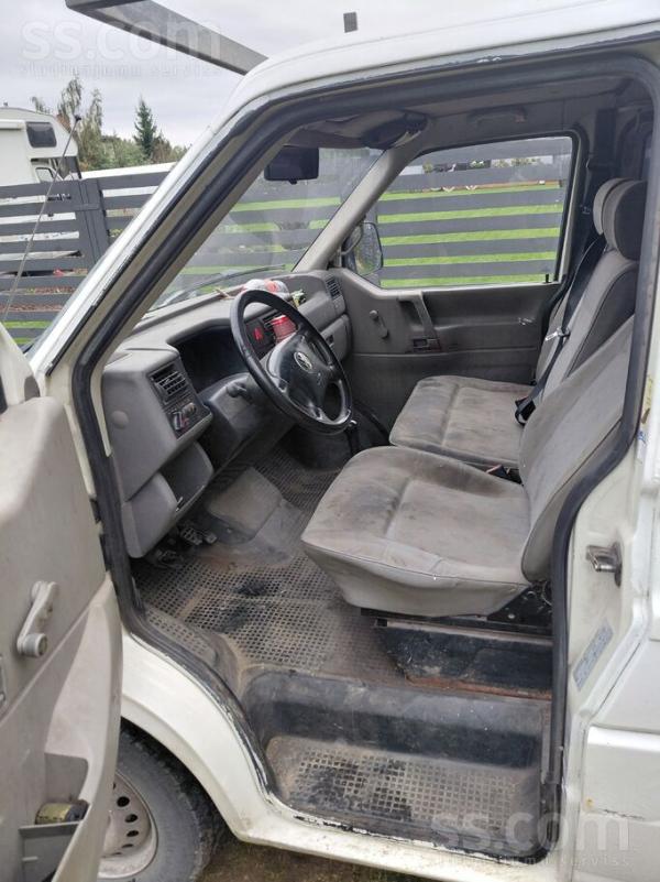 White Volkswagen Transporter 2000 in Riga, with an engine capacity of 2.50 L and mileage of 445 thousand km for 2000 €, photo 8 on AUTOMOTO.COM.LV