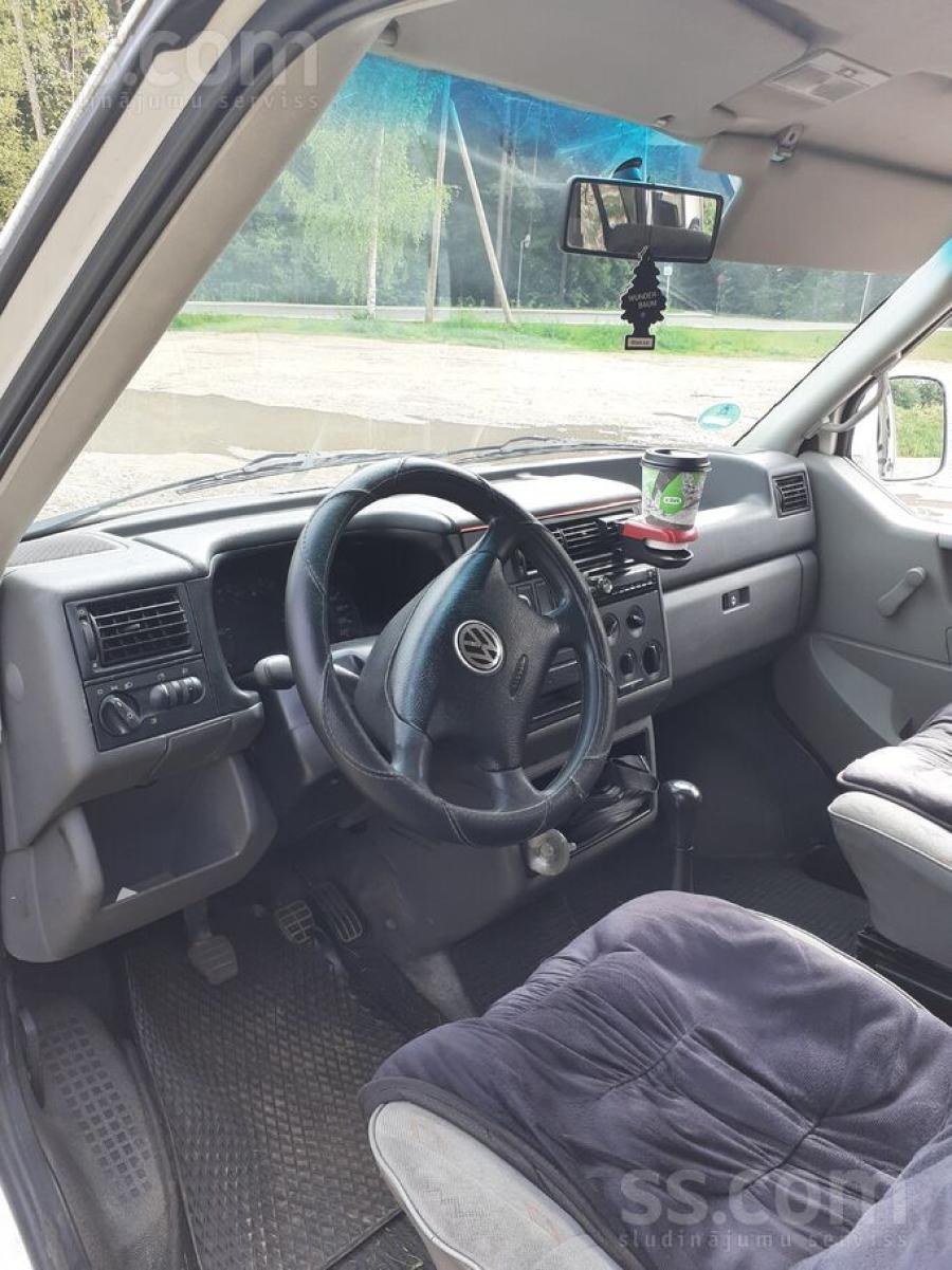 Balts Volkswagen Transporter 2001 Rīga, ar dzinēja tilpumu 2.50 L un nobraukumu 290 tūkst. km par 3100 €, foto 2 vietnē AUTOMOTO.COM.LV