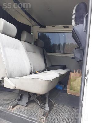 Balts Volkswagen Transporter 2001 Rīga, ar dzinēja tilpumu 2.50 L un nobraukumu 290 tūkst. km par 3100 €, foto 3 vietnē AUTOMOTO.COM.LV