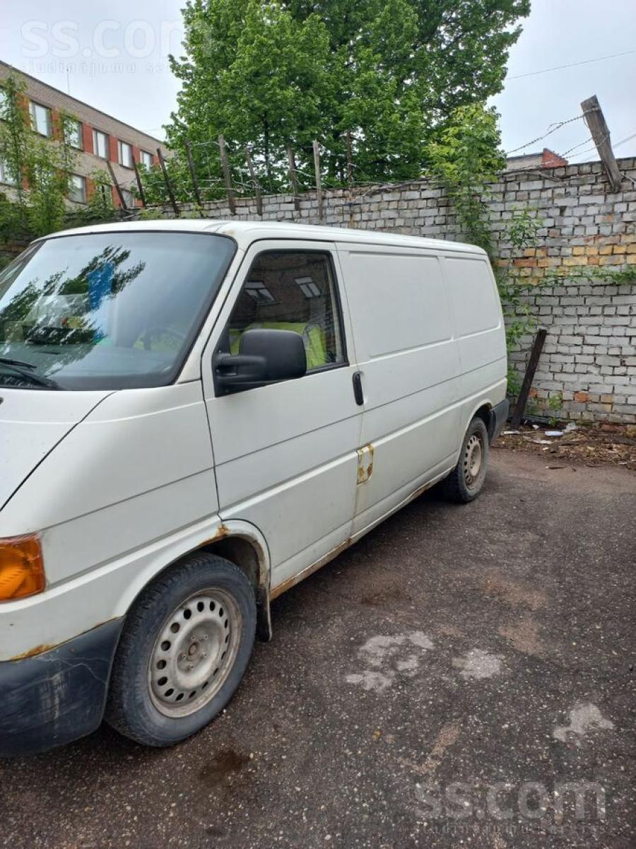 Balts Volkswagen Transporter 2001 Rīga, ar dzinēja tilpumu 2.50 L un nobraukumu 260 tūkst. km par 2200 €, foto 3 vietnē AUTOMOTO.COM.LV