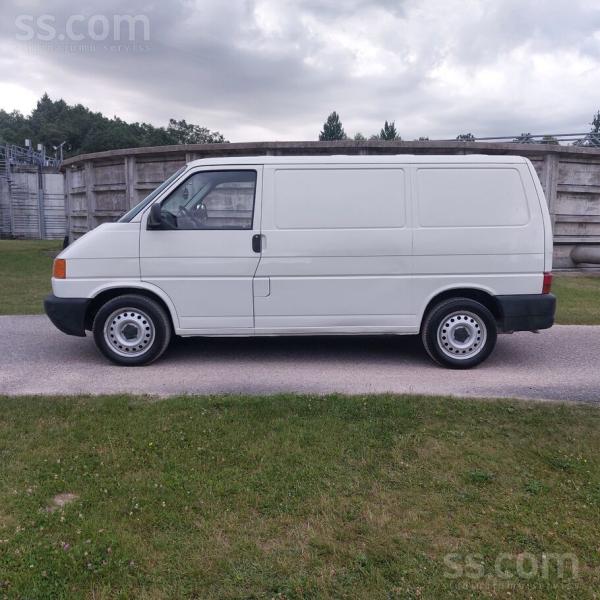 White Volkswagen Transporter 2001 in Riga, with an engine capacity of 2.50 L and mileage of 262 thousand km for 3300 €, photo 2 on AUTOMOTO.COM.LV