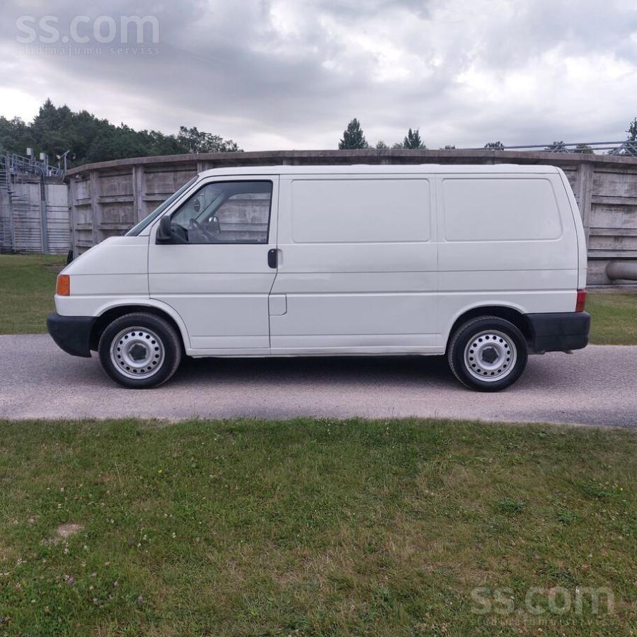 White Volkswagen Transporter 2001 in Riga, with an engine capacity of 2.50 L and mileage of 262 thousand km for 3300 €, photo 3 on AUTOMOTO.COM.LV