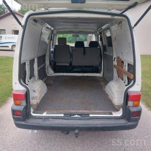 White Volkswagen Transporter 2001 in Riga, with an engine capacity of 2.50 L and mileage of 262 thousand km for 3300 €, photo 5 on AUTOMOTO.COM.LV