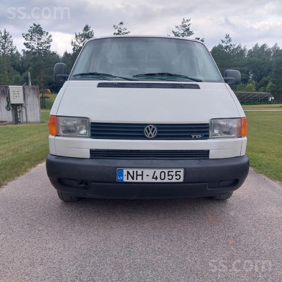White Volkswagen Transporter 2001 in Riga, with an engine capacity of 2.50 L and mileage of 262 thousand km for 3300 €, photo 9 on AUTOMOTO.COM.LV