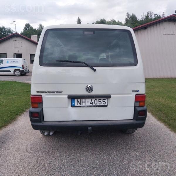 Balts Volkswagen Transporter 2001 Rīga, ar dzinēja tilpumu 2.50 L un nobraukumu 262 tūkst. km par 3300 €, foto 4 vietnē AUTOMOTO.COM.LV
