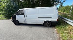 White Volkswagen Transporter 2001 in Riga, with an engine capacity of 2.50 L and mileage of 0 thousand km for 1500 €, photo 3 on AUTOMOTO.COM.LV