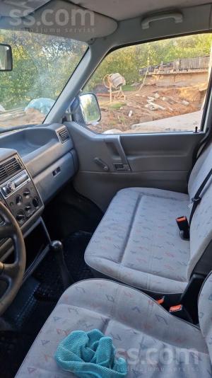 White Volkswagen Transporter 2001 in Riga, with an engine capacity of 1.90 L and mileage of 380 thousand km for 2000 €, photo 9 on AUTOMOTO.COM.LV