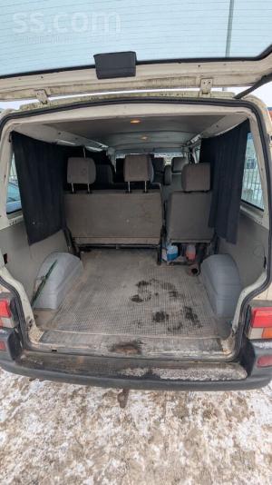 White Volkswagen Transporter 2002 in Liepaja, with an engine capacity of 2.50 L and mileage of 350 thousand km for 3200 €, photo 7 on AUTOMOTO.COM.LV