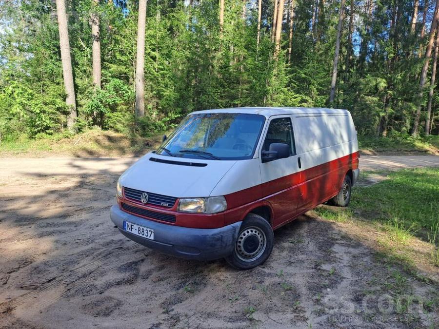 White Volkswagen Transporter 2002 in Riga, with an engine capacity of 2.50 L and mileage of 346 thousand km for 3200 €, photo 1 on AUTOMOTO.COM.LV