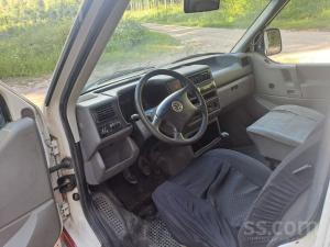 White Volkswagen Transporter 2002 in Riga, with an engine capacity of 2.50 L and mileage of 346 thousand km for 3200 €, photo 10 on AUTOMOTO.COM.LV