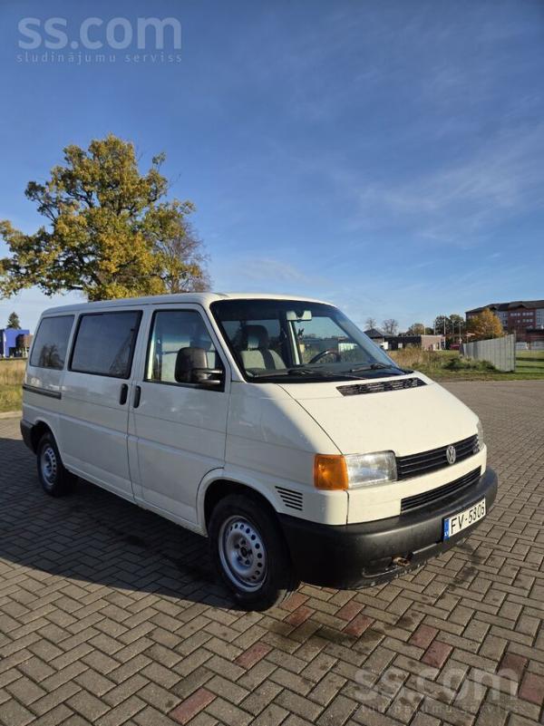 White Volkswagen Transporter 2002 in Valmiera, with an engine capacity of 2.50 L and mileage of 336 thousand km for 2500 €, photo 3 on AUTOMOTO.COM.LV