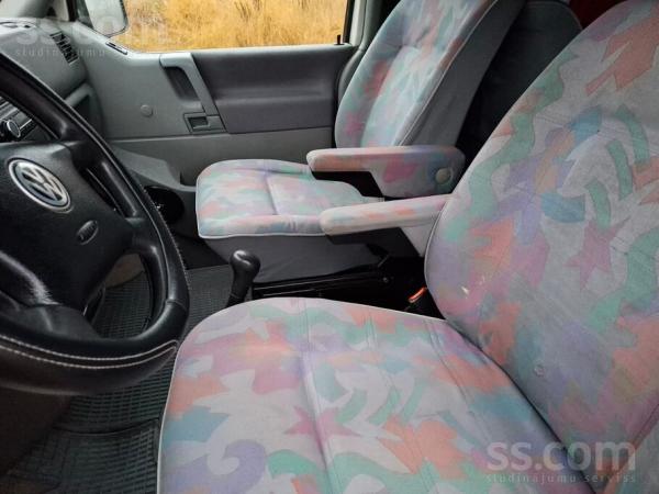Balts Volkswagen Transporter 2003 Tukums, ar dzinēja tilpumu 2.50 L un nobraukumu 747 tūkst. km par 3990 €, foto 9 vietnē AUTOMOTO.COM.LV