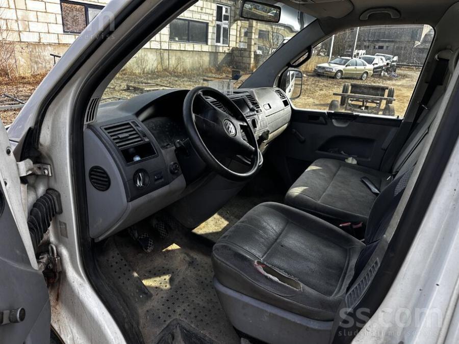 White Volkswagen Transporter 2003 in Jekabpils, with an engine capacity of 1.90 L and mileage of 540 thousand km for 1000 €, photo 6 on AUTOMOTO.COM.LV