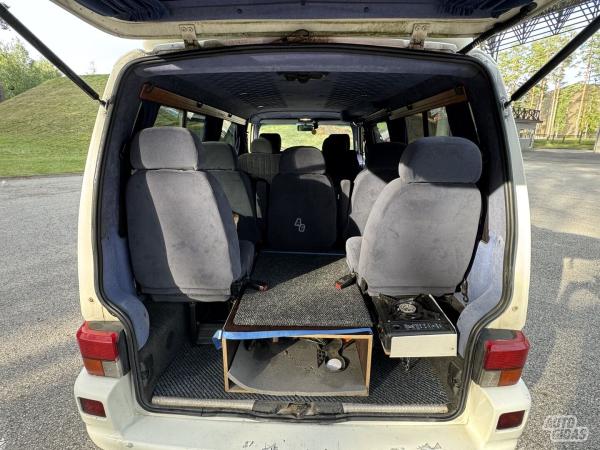 White Volkswagen Transporter 2003 in Druskininkai, with an engine capacity of 2.50 L and mileage of 214 thousand km for 12000 €, photo 10 on AUTOMOTO.COM.LV