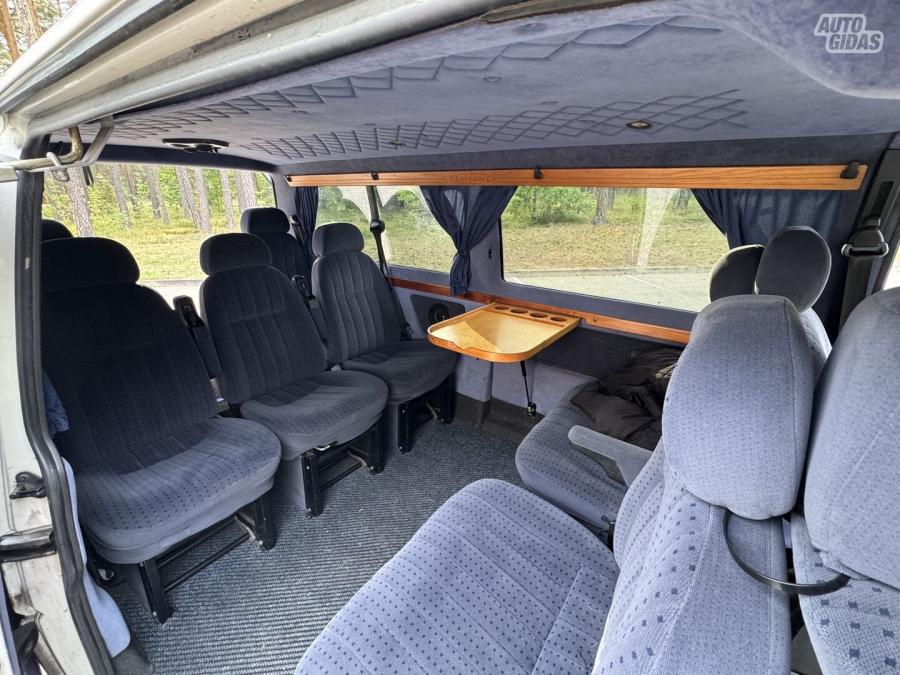 Balts Volkswagen Transporter 2003 Druskininkai, ar dzinēja tilpumu 2.50 L un nobraukumu 214 tūkst. km par 12000 €, foto 13 vietnē AUTOMOTO.COM.LV