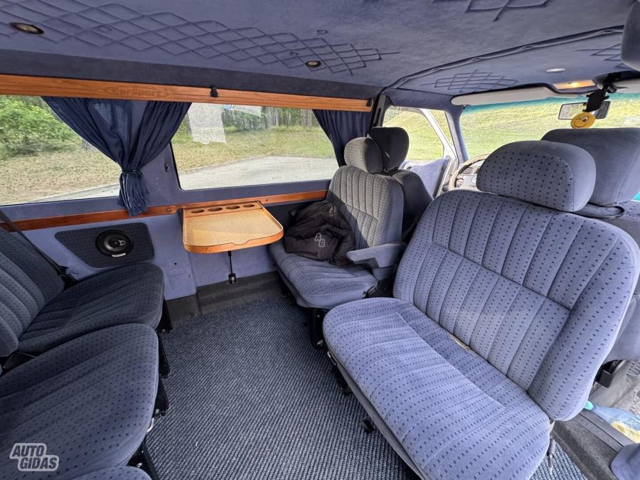 Balts Volkswagen Transporter 2003 Druskininkai, ar dzinēja tilpumu 2.50 L un nobraukumu 214 tūkst. km par 12000 €, foto 17 vietnē AUTOMOTO.COM.LV