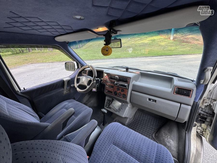 Balts Volkswagen Transporter 2003 Druskininkai, ar dzinēja tilpumu 2.50 L un nobraukumu 214 tūkst. km par 12000 €, foto 18 vietnē AUTOMOTO.COM.LV