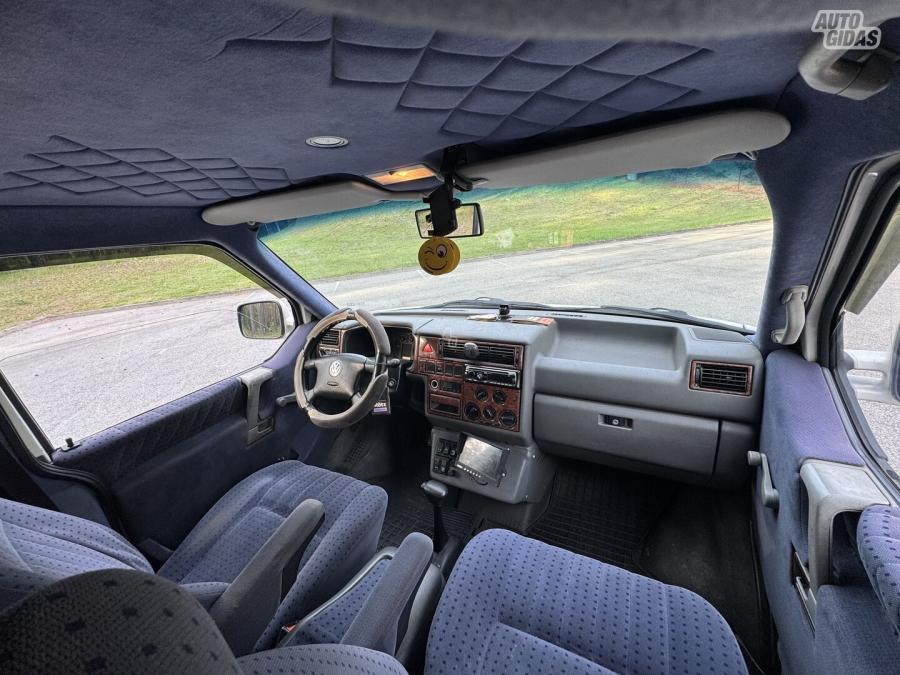 Balts Volkswagen Transporter 2003 Druskininkai, ar dzinēja tilpumu 2.50 L un nobraukumu 214 tūkst. km par 12000 €, foto 20 vietnē AUTOMOTO.COM.LV