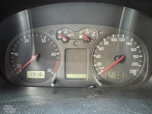 Balts Volkswagen Transporter 2003 Druskininkai, ar dzinēja tilpumu 2.50 L un nobraukumu 214 tūkst. km par 12000 €, foto 23 vietnē AUTOMOTO.COM.LV
