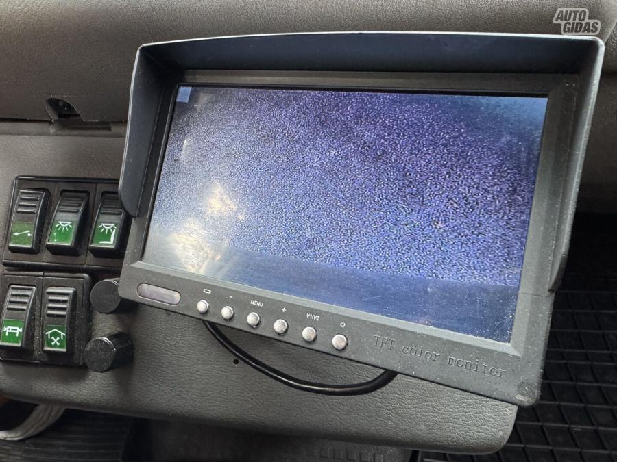 Balts Volkswagen Transporter 2003 Druskininkai, ar dzinēja tilpumu 2.50 L un nobraukumu 214 tūkst. km par 12000 €, foto 28 vietnē AUTOMOTO.COM.LV