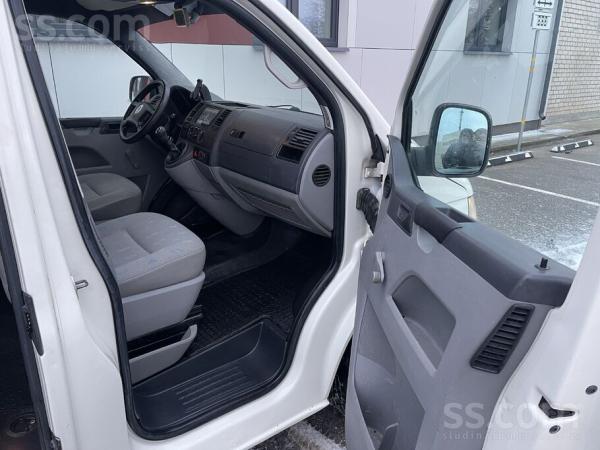 White Volkswagen Transporter 2004 in Daugavpils, with an engine capacity of 2.50 L and mileage of 407 thousand km for 5650 €, photo 10 on AUTOMOTO.COM.LV