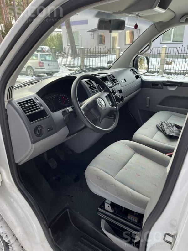 Volkswagen Transporter 2004 Rīga vietnē Balts Volkswagen Transporter 2004 Rīga, ar dzinēja tilpumu 1.90 L un nobraukumu 445 tūkst. km par 4500 €, foto 6 vietnē AUTOMOTO.COM.LV