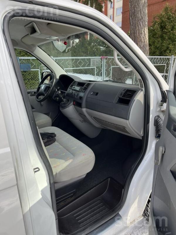 Volkswagen Transporter 2004 Rīga vietnē Balts Volkswagen Transporter 2004 Rīga, ar dzinēja tilpumu 1.90 L un nobraukumu 445 tūkst. km par 4500 €, foto 7 vietnē AUTOMOTO.COM.LV