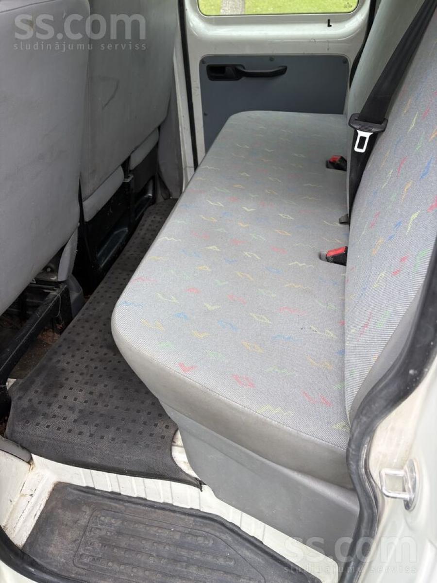 Balts Volkswagen Transporter 2005 Tukums, ar dzinēja tilpumu 1.90 L un nobraukumu 312 tūkst. km par 4950 €, foto 20 vietnē AUTOMOTO.COM.LV