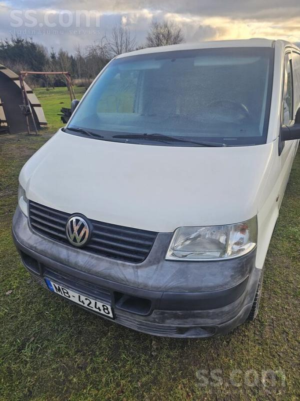 White Volkswagen Transporter 2006 in Riga, with an engine capacity of 1.90 L and mileage of 369 thousand km for 4250 €, photo 1 on AUTOMOTO.COM.LV