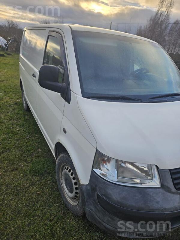 White Volkswagen Transporter 2006 in Riga, with an engine capacity of 1.90 L and mileage of 369 thousand km for 4250 €, photo 2 on AUTOMOTO.COM.LV