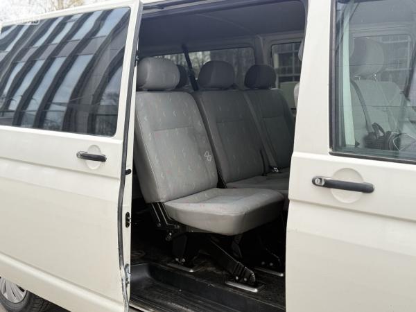 White Volkswagen Transporter 2006 in Vilnius, with an engine capacity of 1.90 L and mileage of 321 thousand km for 4700 €, photo 6 on AUTOMOTO.COM.LV
