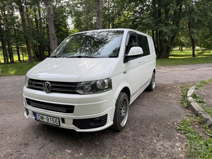 White Volkswagen Transporter 2006 in Liepaja, with an engine capacity of 2.50 L and mileage of 594 thousand km for 5000 €, photo 4 on AUTOMOTO.COM.LV