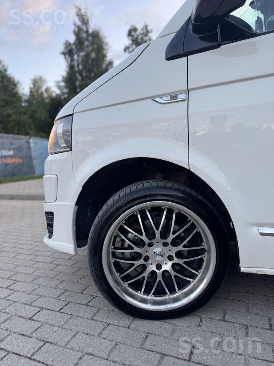 White Volkswagen Transporter 2006 in Liepaja, with an engine capacity of 2.50 L and mileage of 0 thousand km for 7200 €, photo 4 on AUTOMOTO.COM.LV