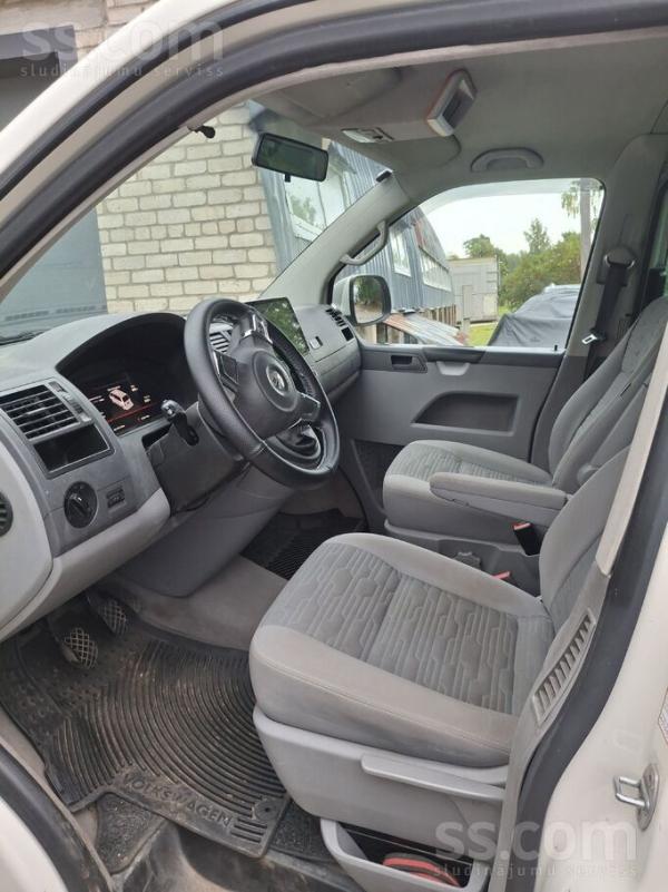 White Volkswagen Transporter 2006 in Valmiera, with an engine capacity of 2.50 L and mileage of 420 thousand km for 5300 €, photo 11 on AUTOMOTO.COM.LV