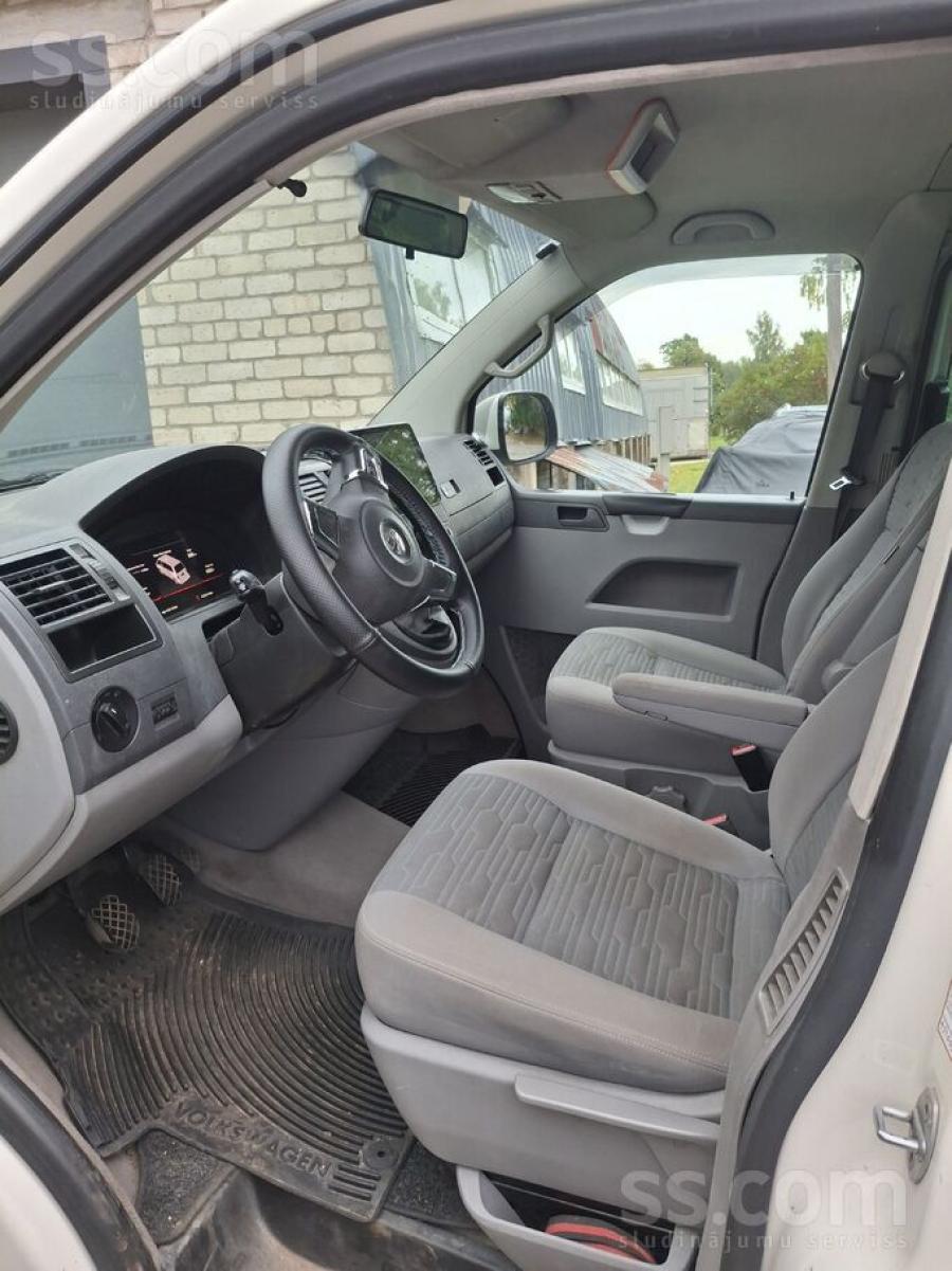 White Volkswagen Transporter 2006 in Valmiera, with an engine capacity of 2.50 L and mileage of 420 thousand km for 5300 €, photo 11 on AUTOMOTO.COM.LV