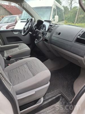 White Volkswagen Transporter 2006 in Valmiera, with an engine capacity of 2.50 L and mileage of 420 thousand km for 5300 €, photo 13 on AUTOMOTO.COM.LV
