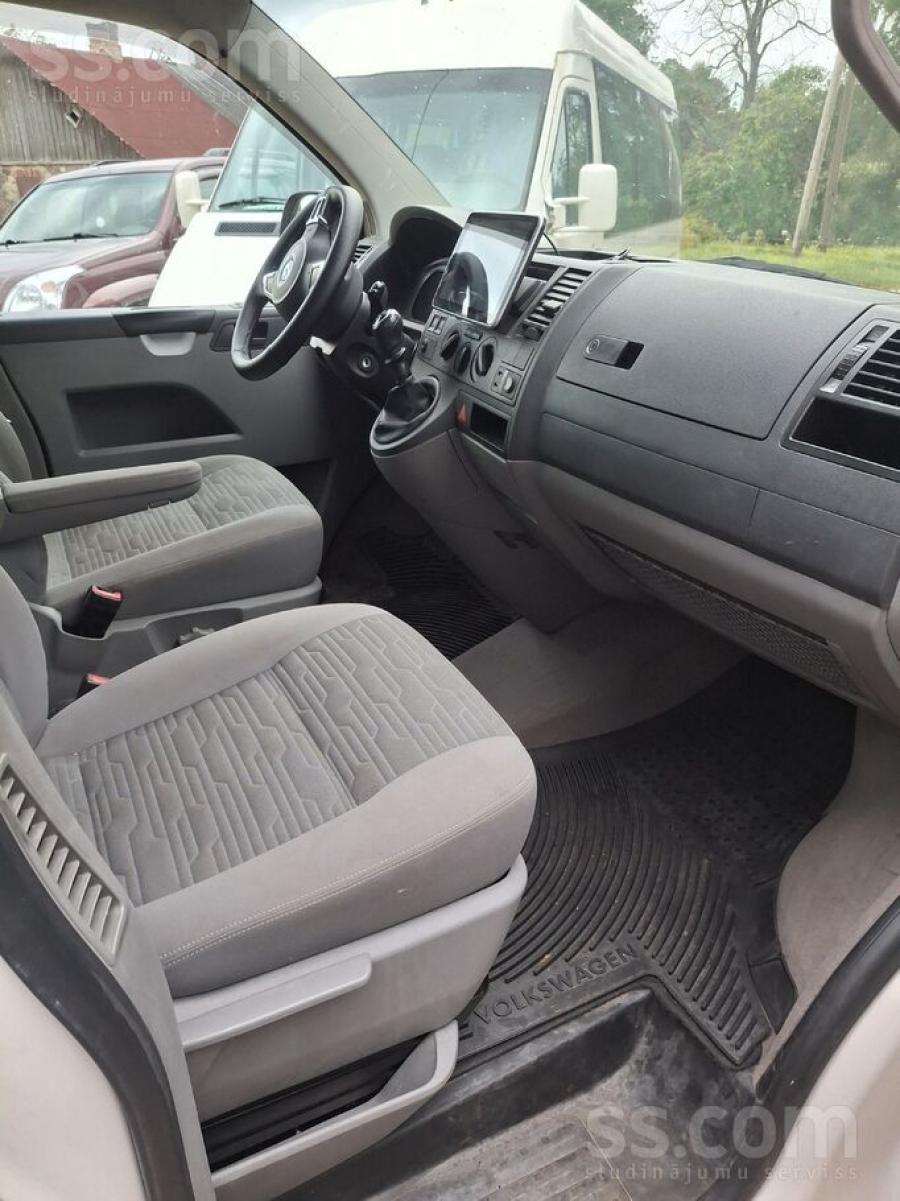 White Volkswagen Transporter 2006 in Valmiera, with an engine capacity of 2.50 L and mileage of 420 thousand km for 5300 €, photo 13 on AUTOMOTO.COM.LV