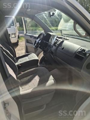 White Volkswagen Transporter 2006 in Valmiera, with an engine capacity of 2.50 L and mileage of 420 thousand km for 5300 €, photo 15 on AUTOMOTO.COM.LV