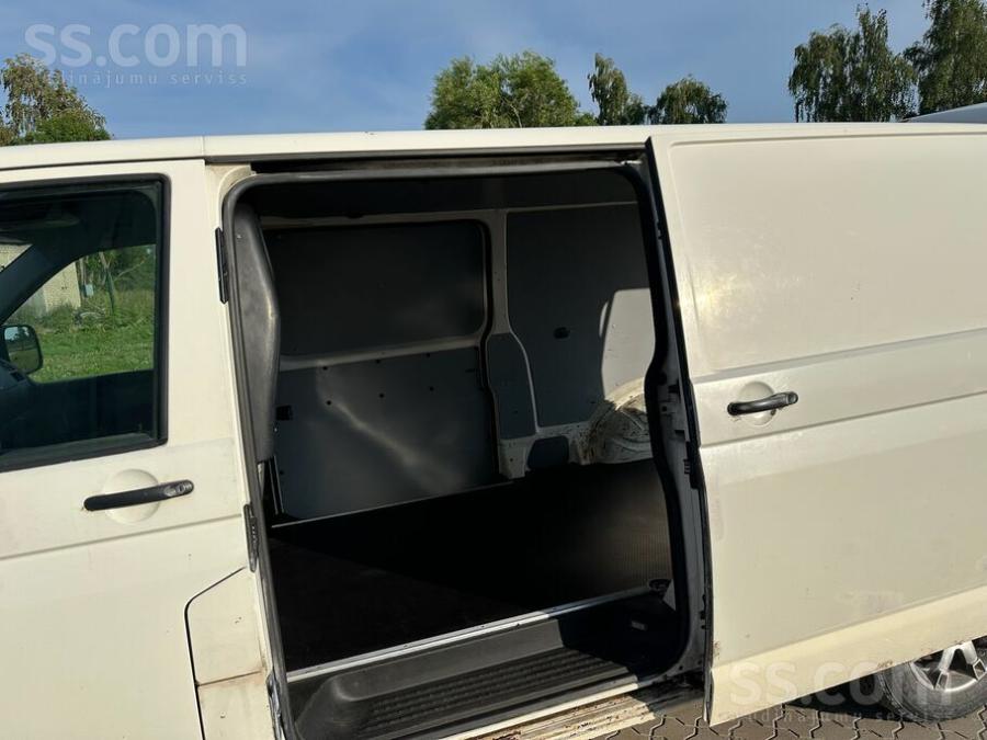 White Volkswagen Transporter 2007 in Jelgava, with an engine capacity of 1.90 L and mileage of 514 thousand km for 3490 €, photo 7 on AUTOMOTO.COM.LV